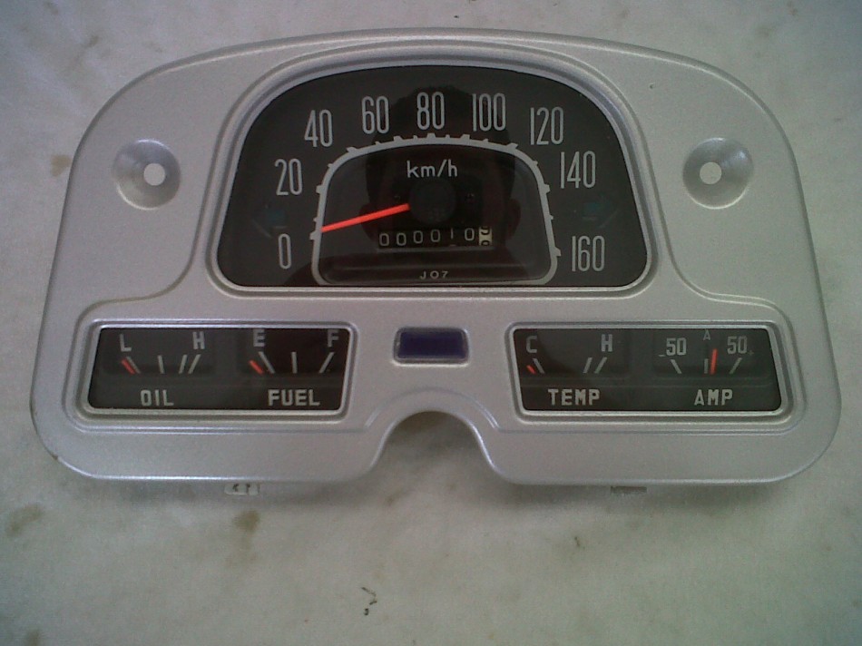 19 - 1974 FJ40 After - Classy Gauges